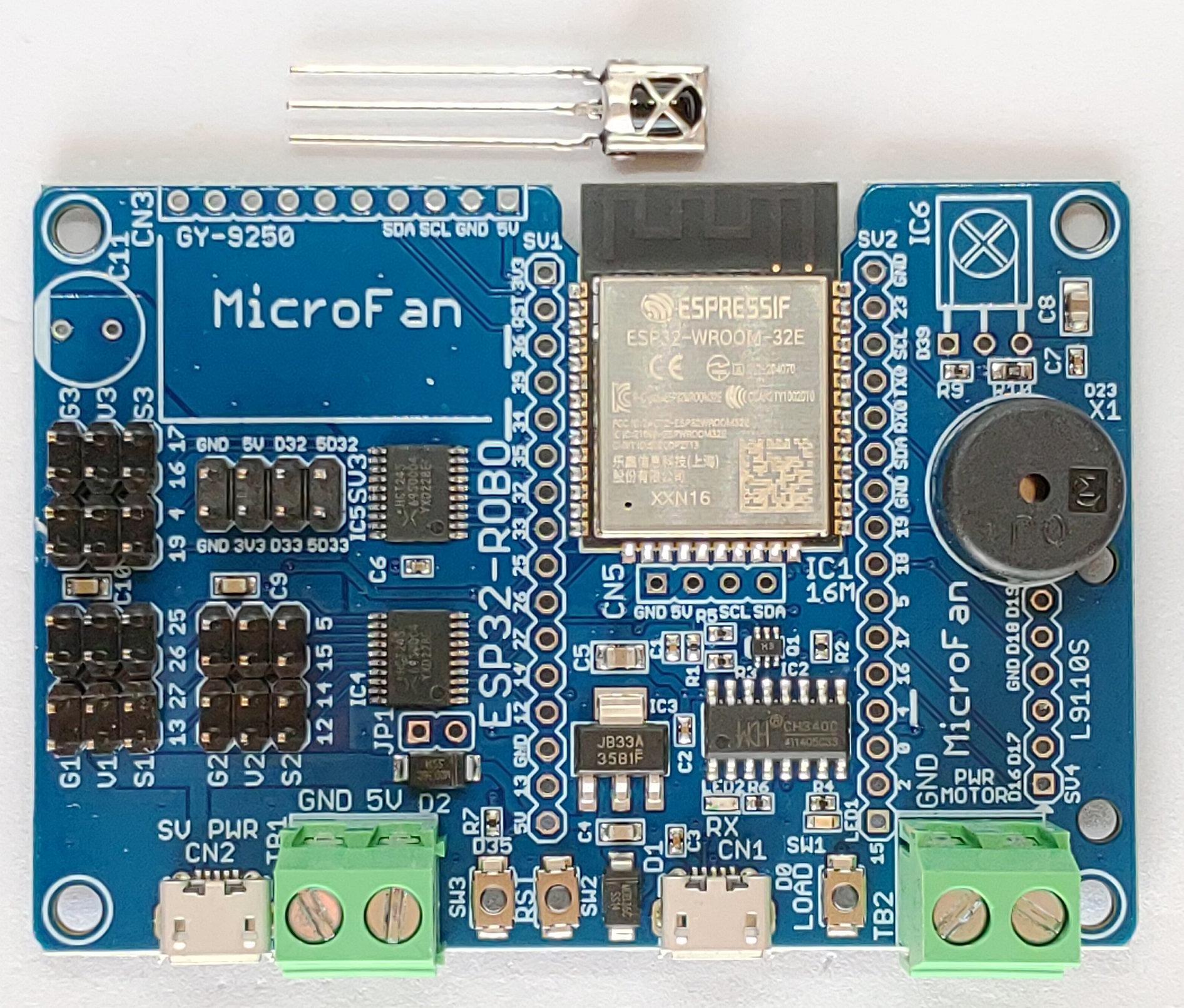 ESP32-ROBO – マイクロファン ラボ